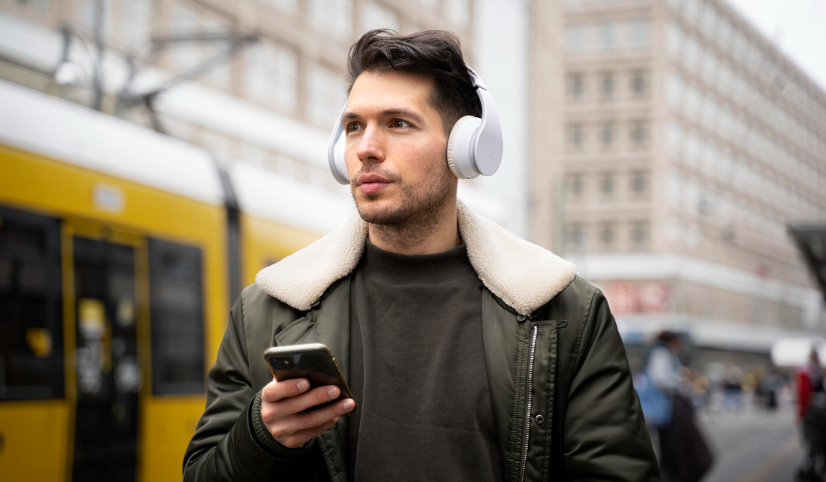 Top 5 Must-Have Travel Gadgets for Every Explorer - Gizmogo